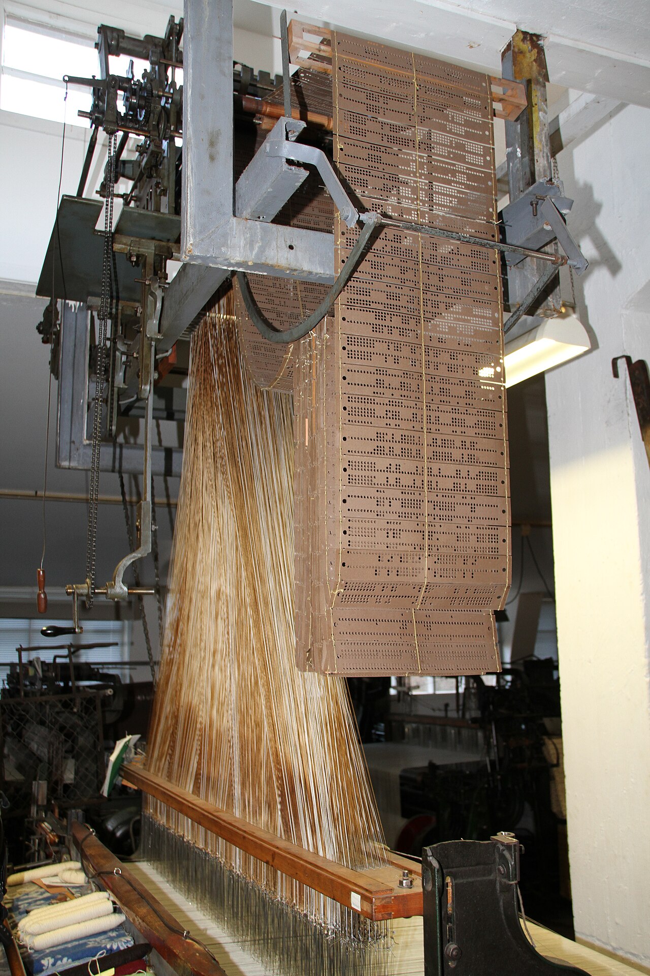 The Jacquard Loom – EngineeringTechnology.org